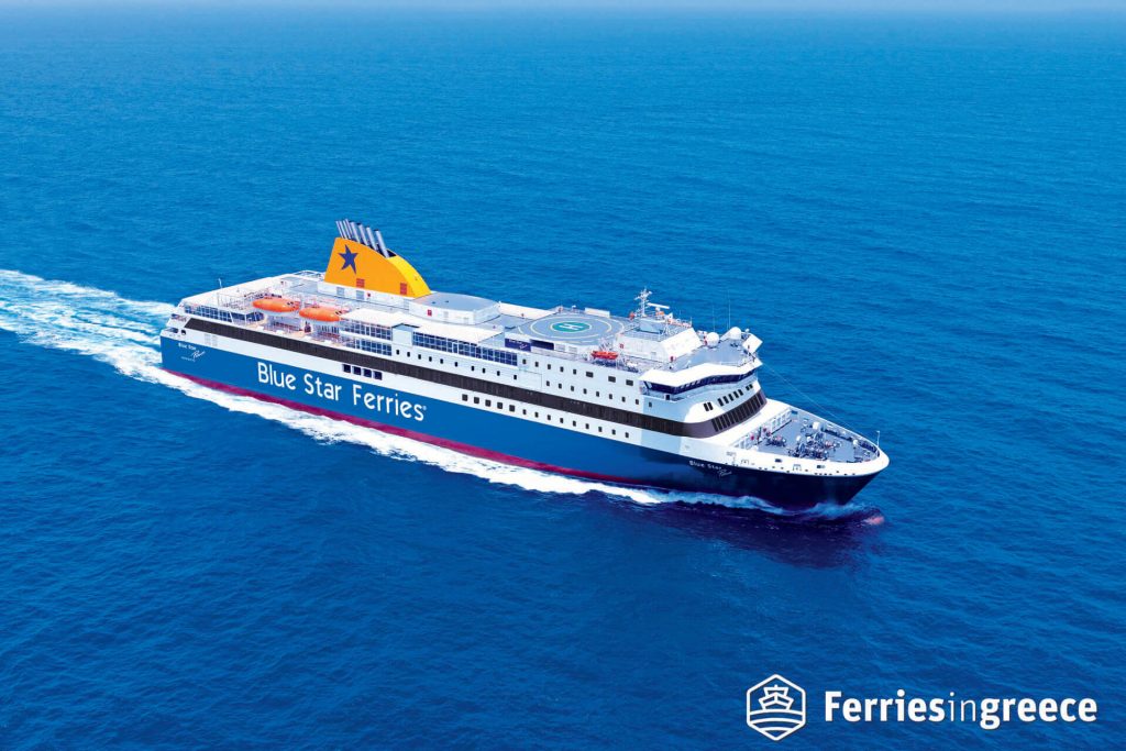 The Best Ferries That Travel to Santorini