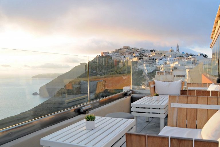 The Best Rooftop Bars In Santorini